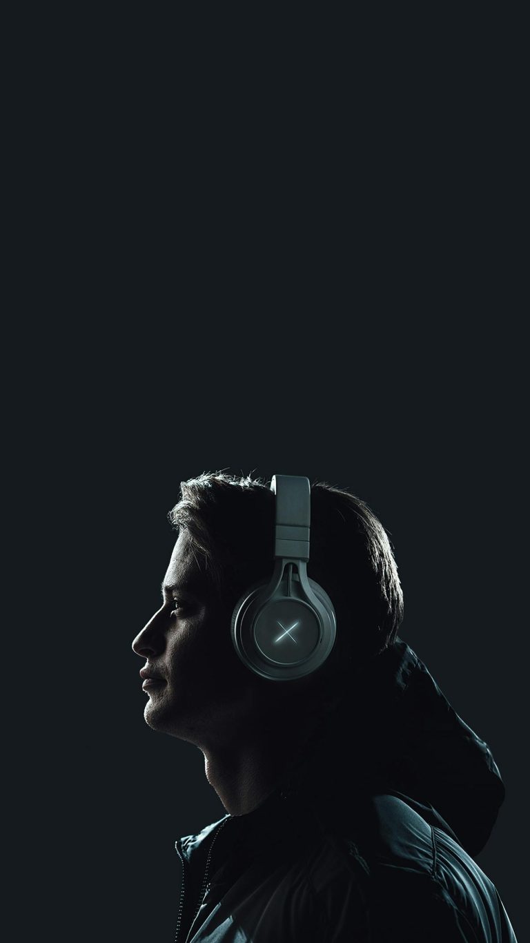 How Headphones Impact Your Ears and Tips for Preventing Hearing Damage