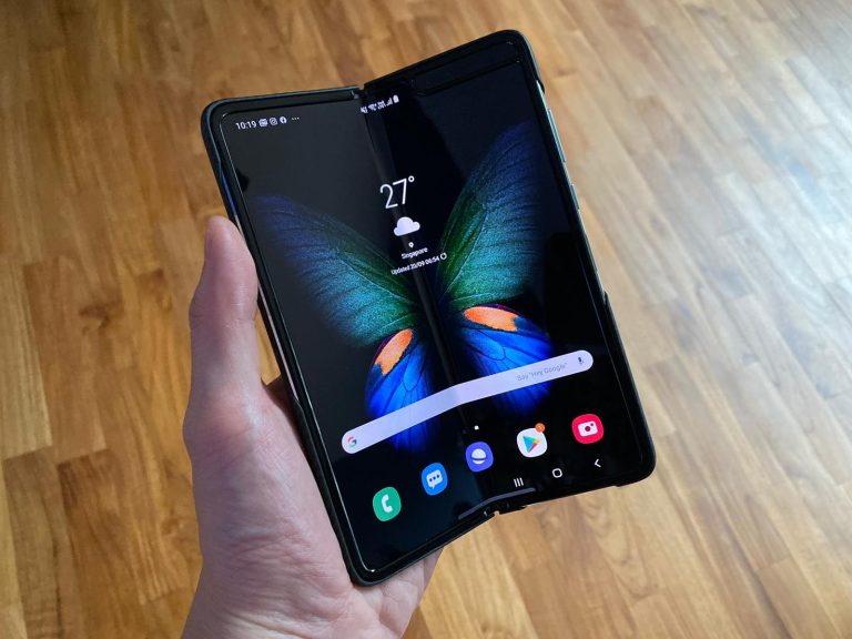 Why Aren't Foldable Phones So Popular?