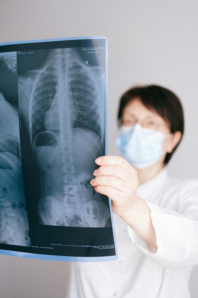 Large Language Models in Disease Diagnosis: A 2025 Technical Overview